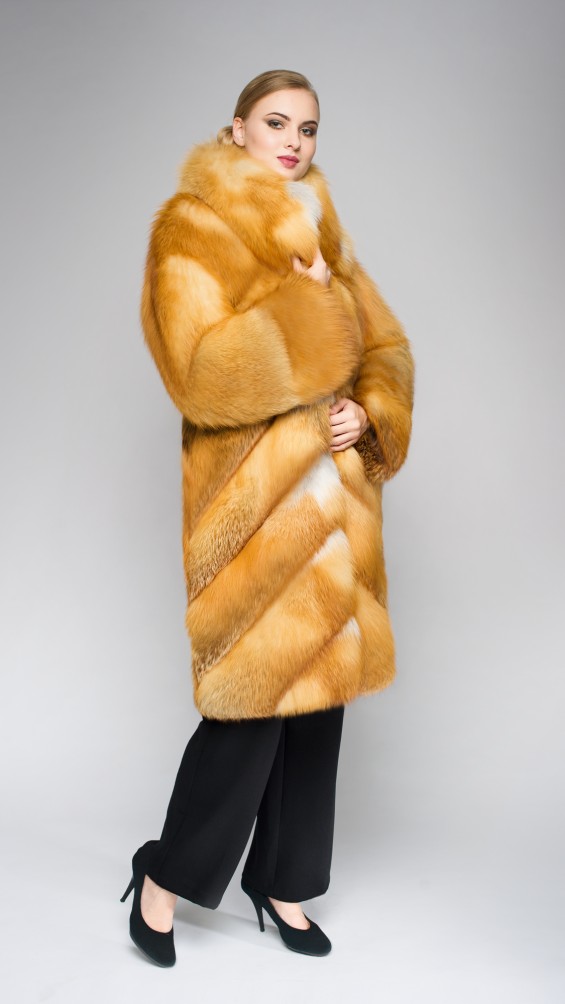 Купить шубу из рыжей лисы в Москве | Лисьи шубы от магазина ELENA FURS
